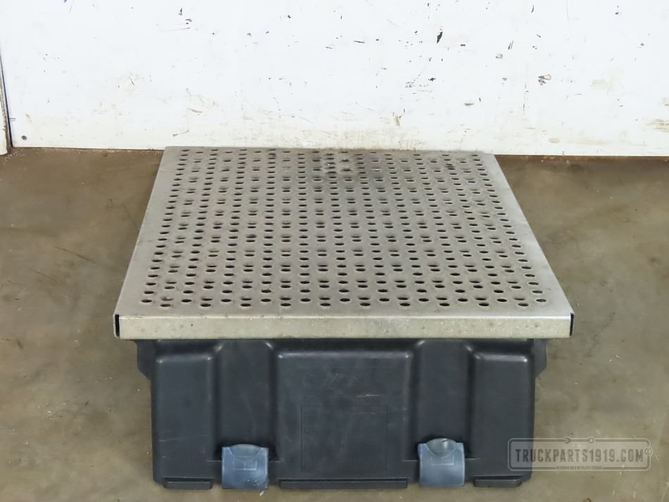 Battery cover DAF 1791916 - Truckparts 1919