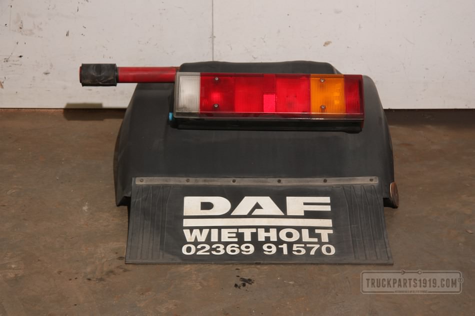 Mudguard rear RH rear DAF 1389563 - Truckparts 1919